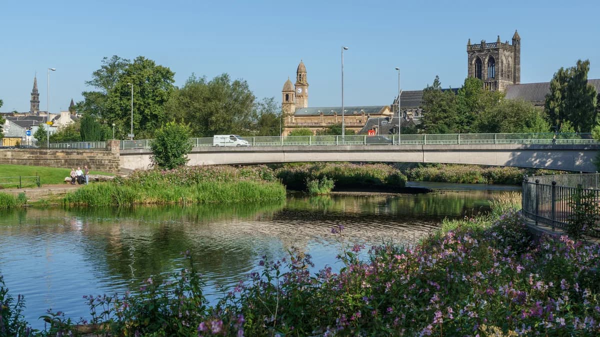 Cost of Living in Paisley 2026 — Rent, Salaries & Expenses | MoneySCOT